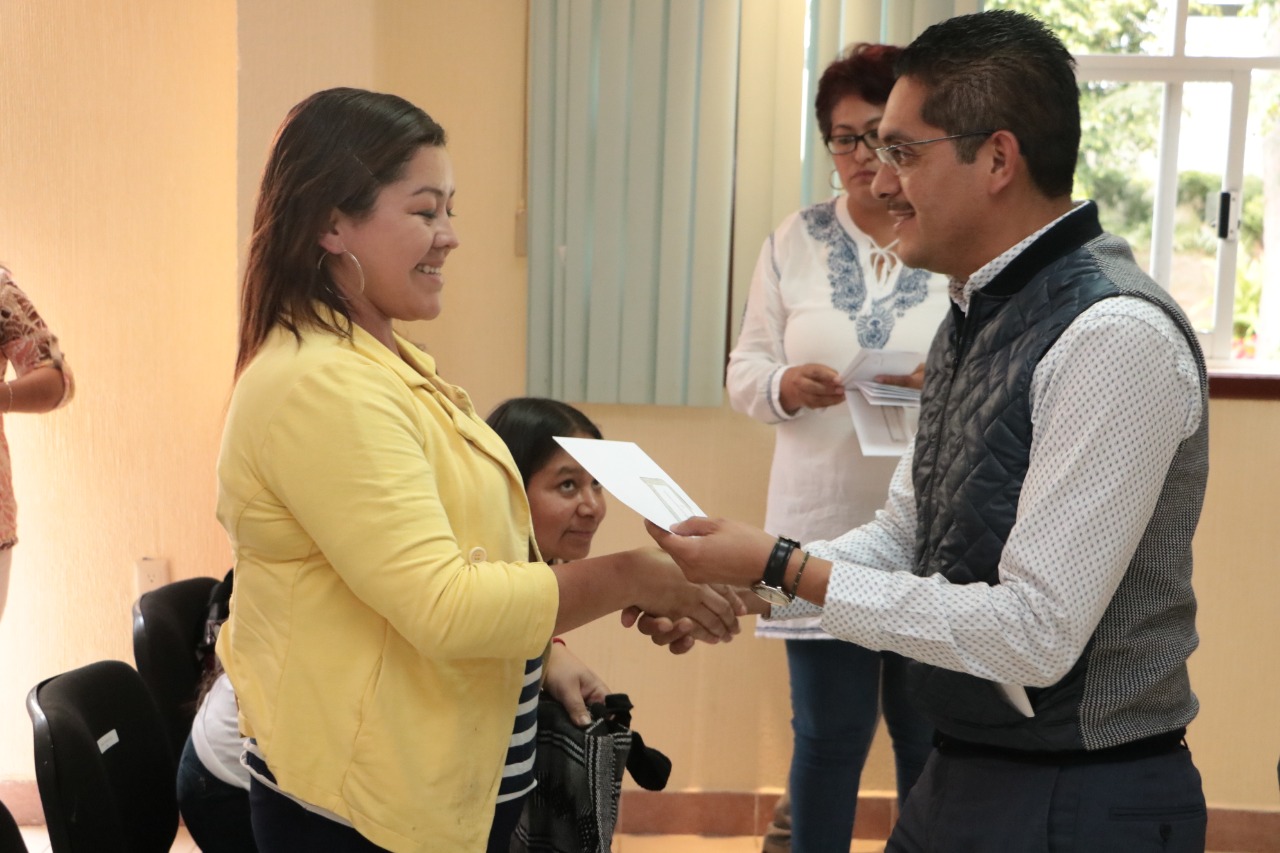 Mejoran programas asistenciales para profesores – Diario Puntual